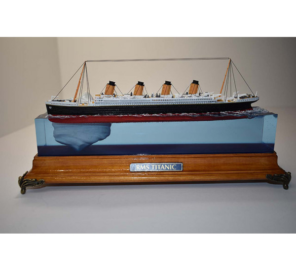 titanic hitting iceberg simulation